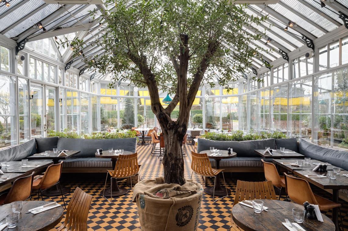 A Taste of Oxford: Must-Visit Restaurants in the City